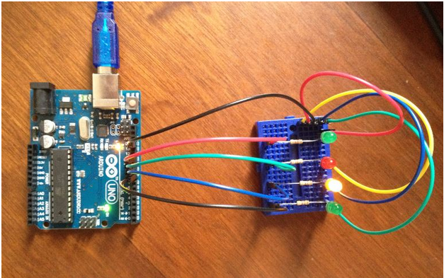 Arduíno - Piscando LEDs em sequência